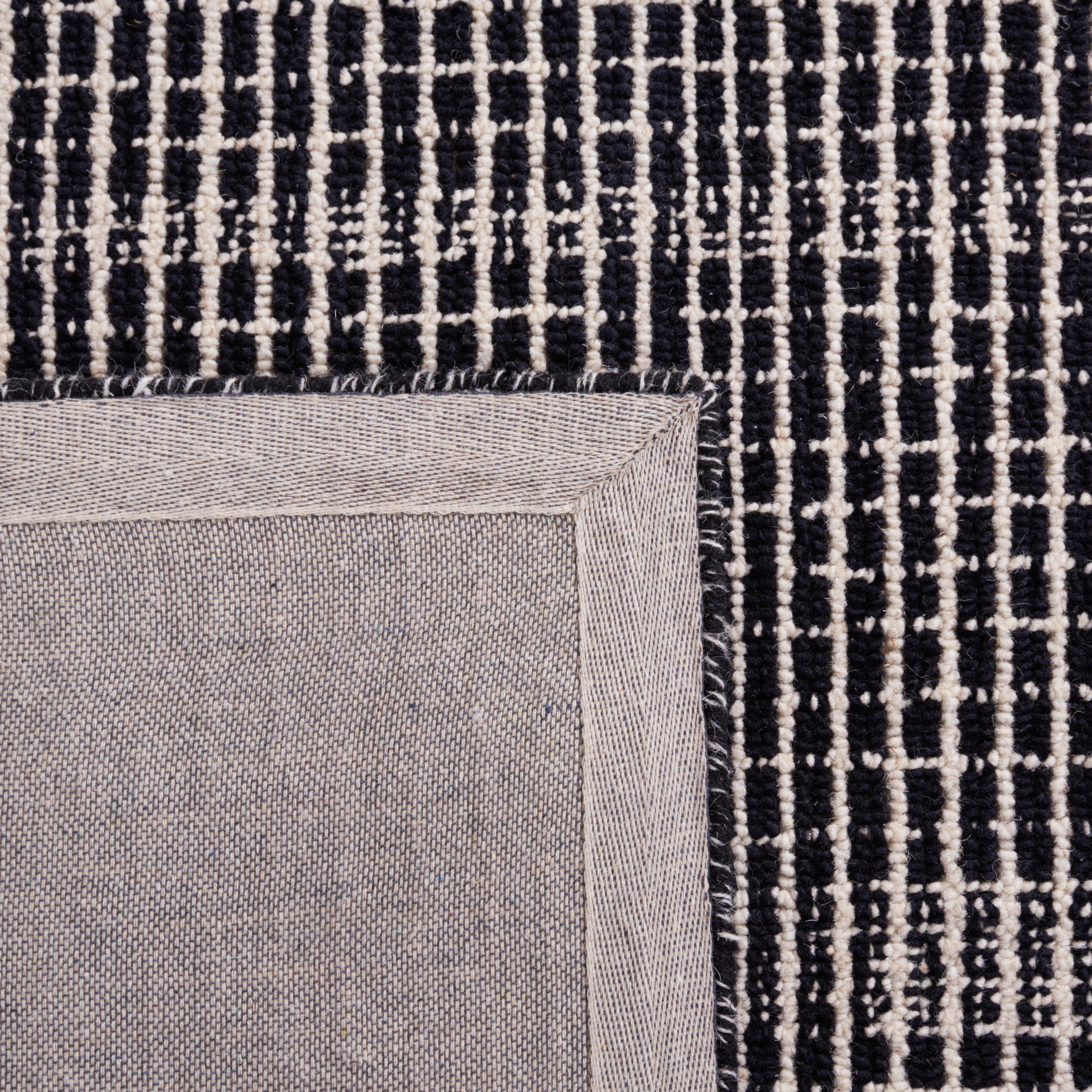 Safavieh Hand Tufted Abstract Collection Black / Ivory Area Rugs ...