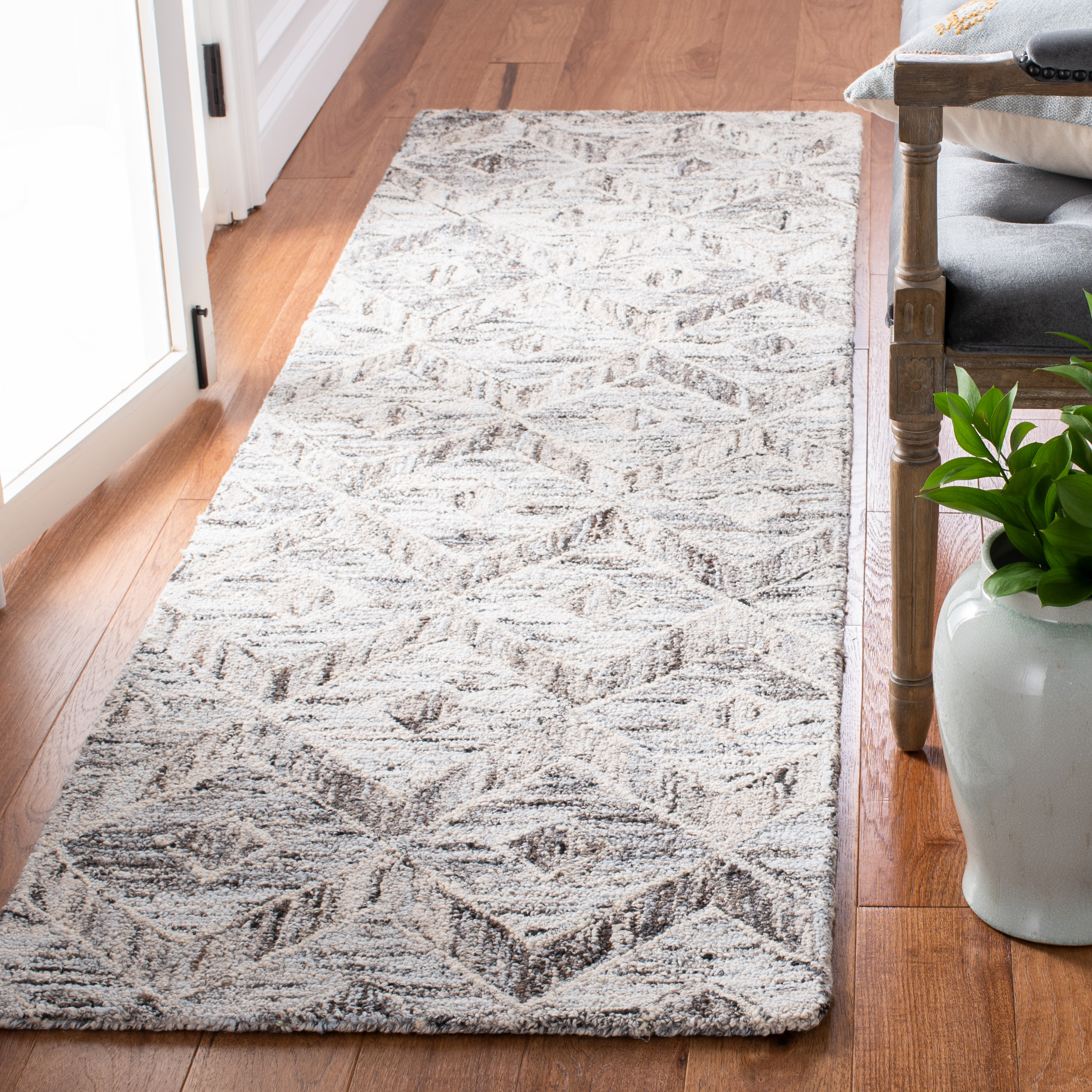 Safavieh Hand Tufted Abstract Collection Grey / Beige Area Rugs ...